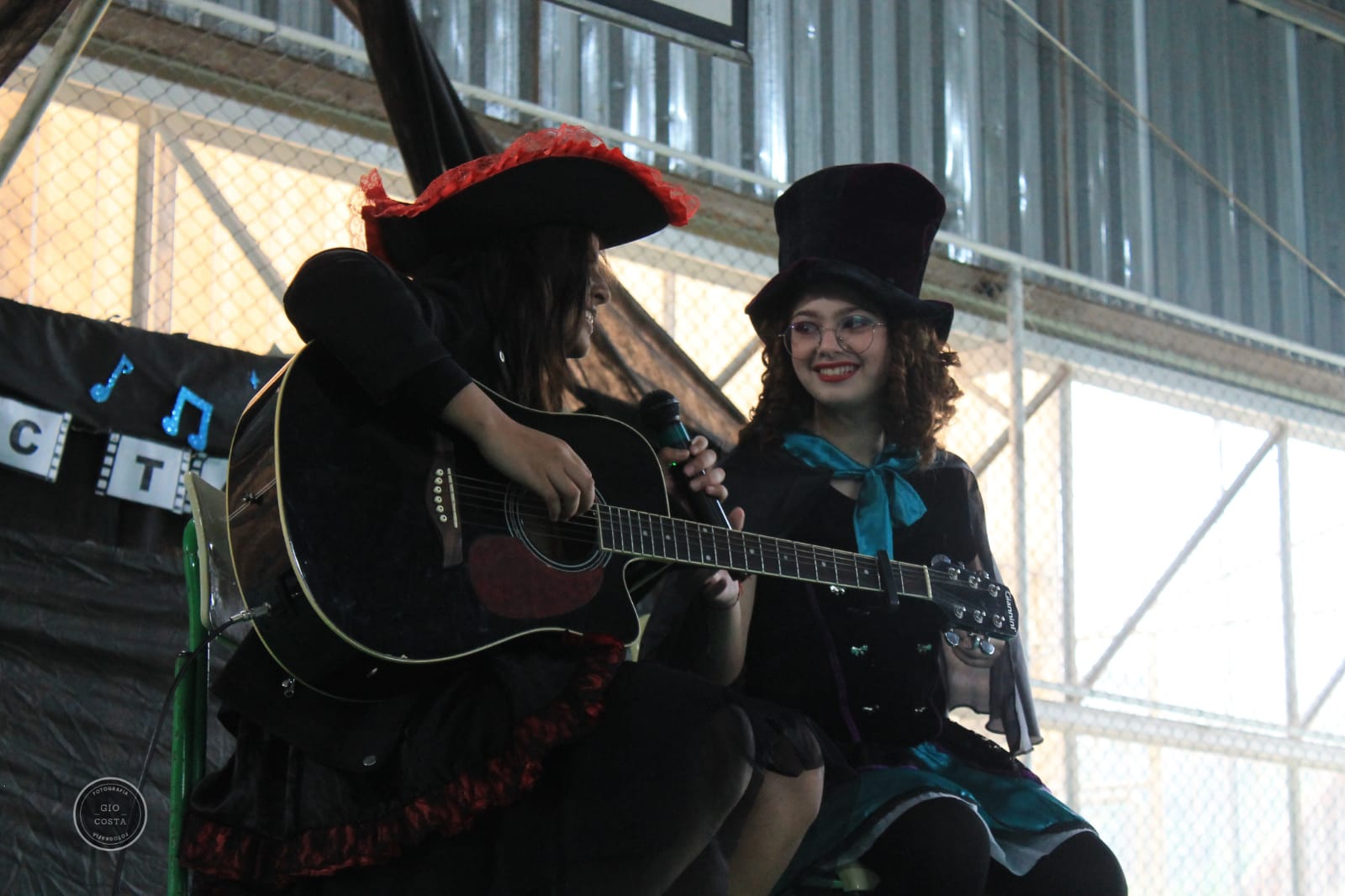 Maria Isadora - Currículo